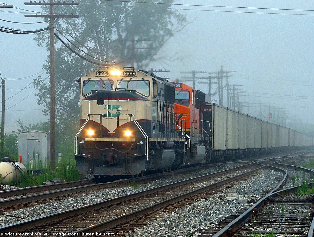 BNSF 9595 U995